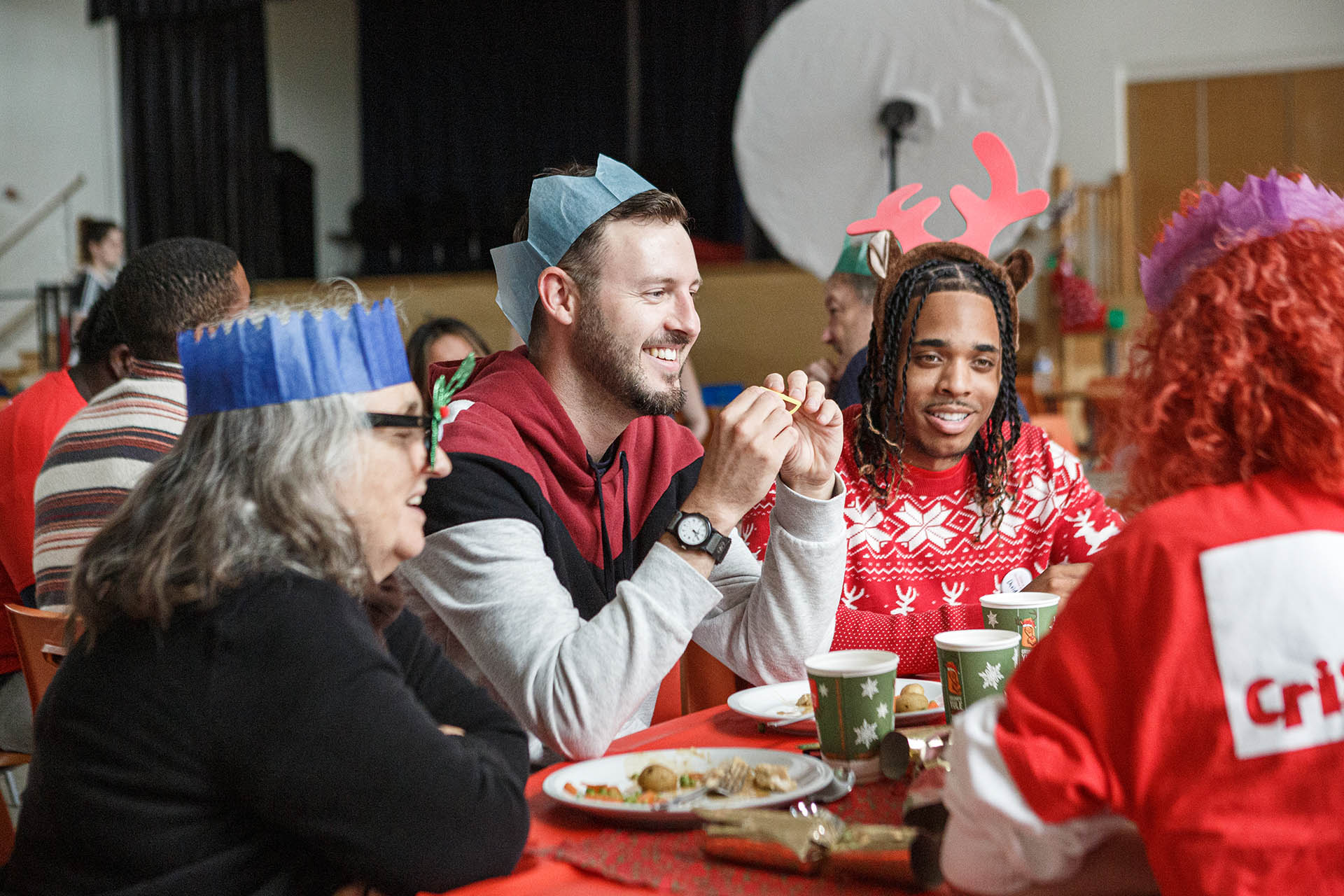 Christmas volunteering opportunities | Crisis UK